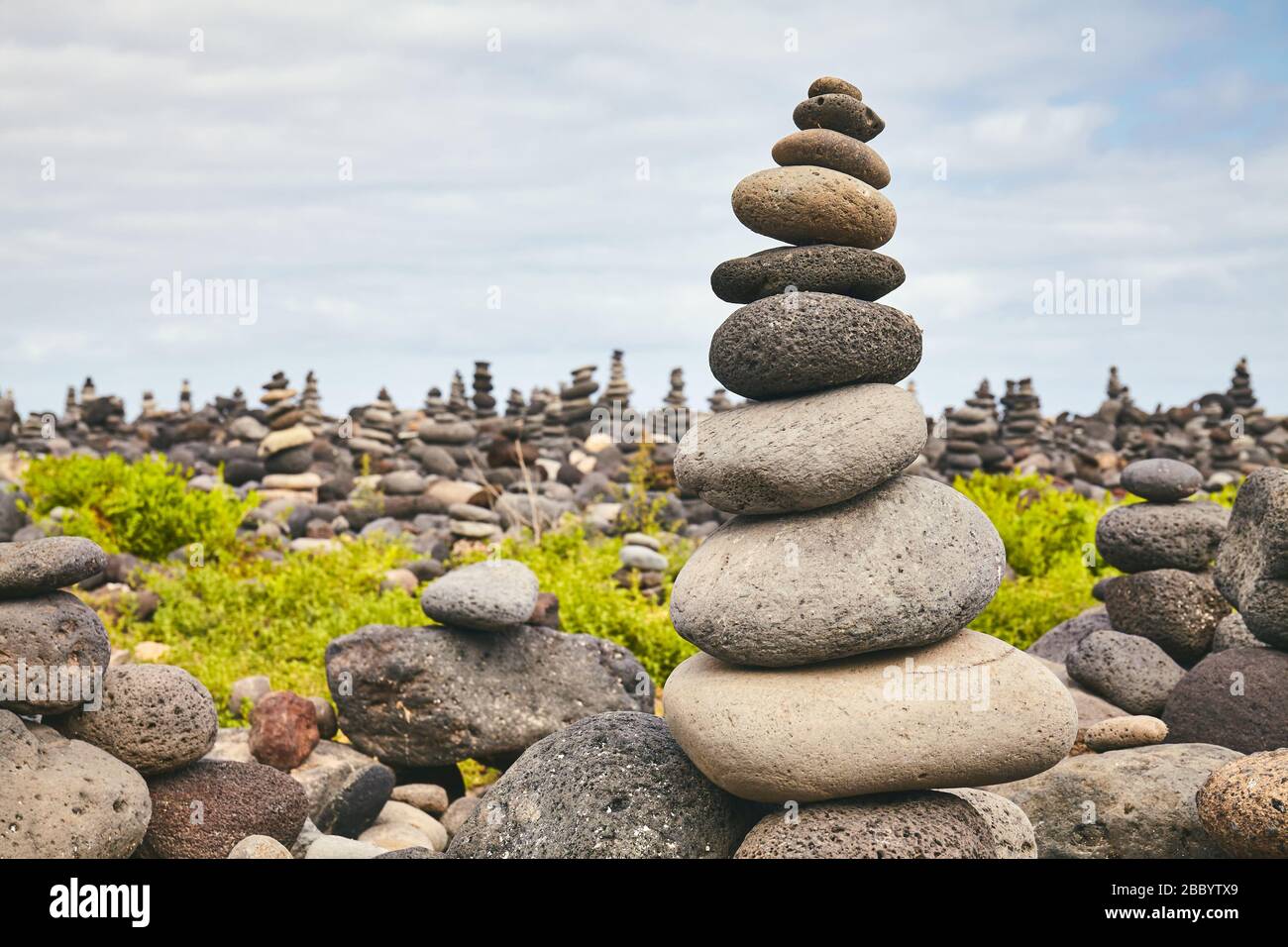 Pebble stone stack hi-res stock photography and images - Alamy