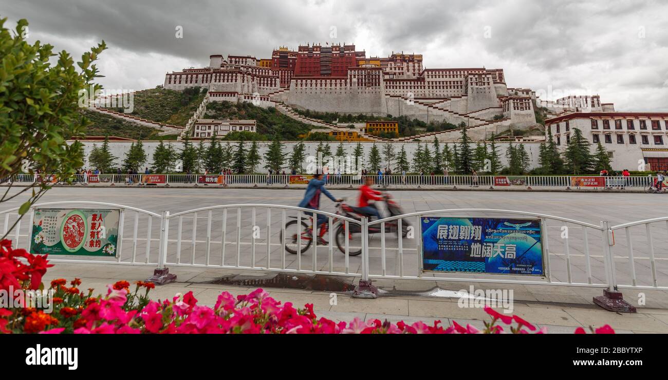Potala palace which was built in the 17th century hi-res stock ...