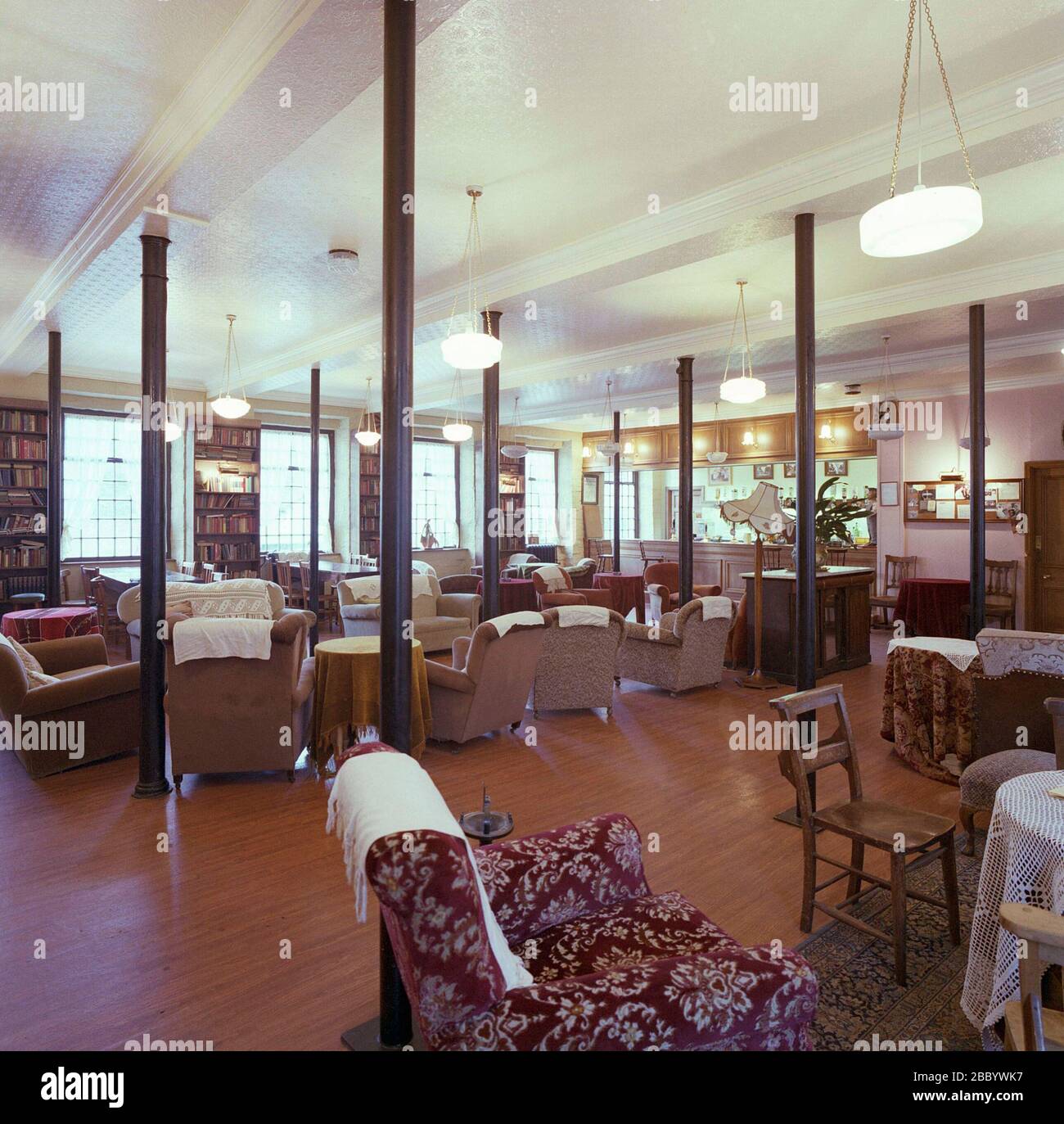 1980s restaurant interior uk hi-res stock photography and images - Alamy