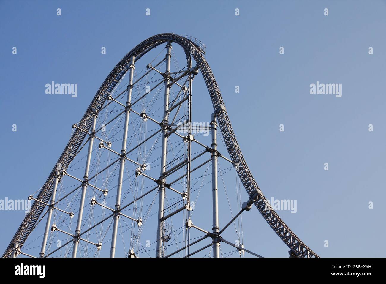 Rollercoaster track hi-res stock photography and images - Alamy