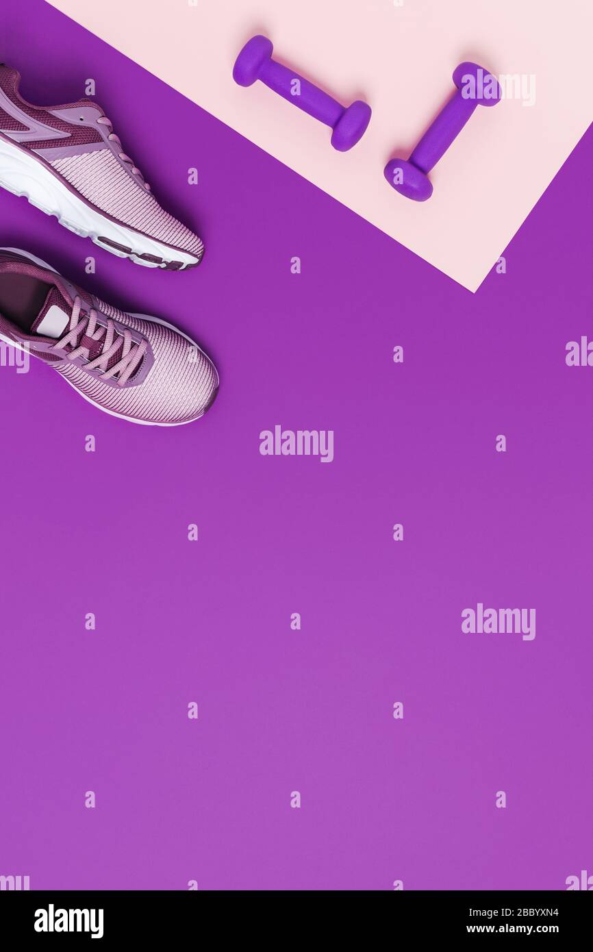 Womens sports outfit hi-res stock photography and images - Alamy