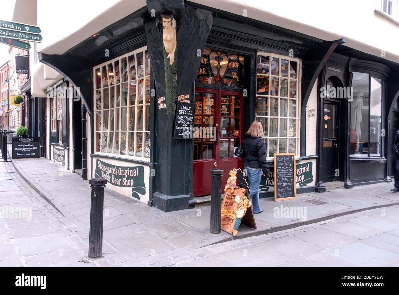 Teddybear tearoom hi-res stock photography and images - Alamy