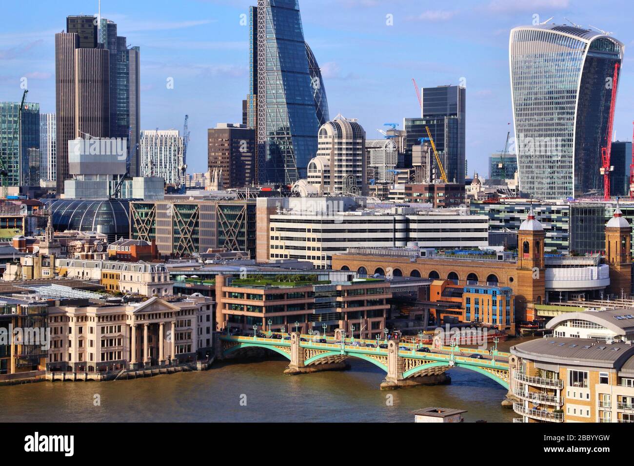 London uk skyline hi-res stock photography and images - Alamy