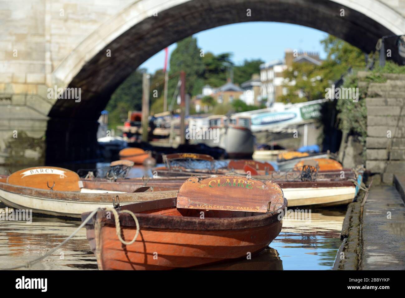 Boats on the Thames by Richmond Bridge, Richmond, London, UK Stock ...