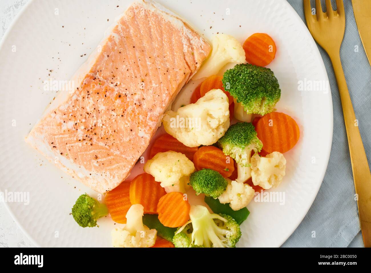 Steam salmon and vegetables, Paleo, keto, fodmap, dash diet ...