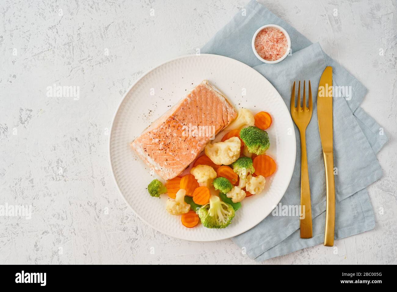 Steam salmon and vegetables, Paleo, keto, fodmap, dash diet ...