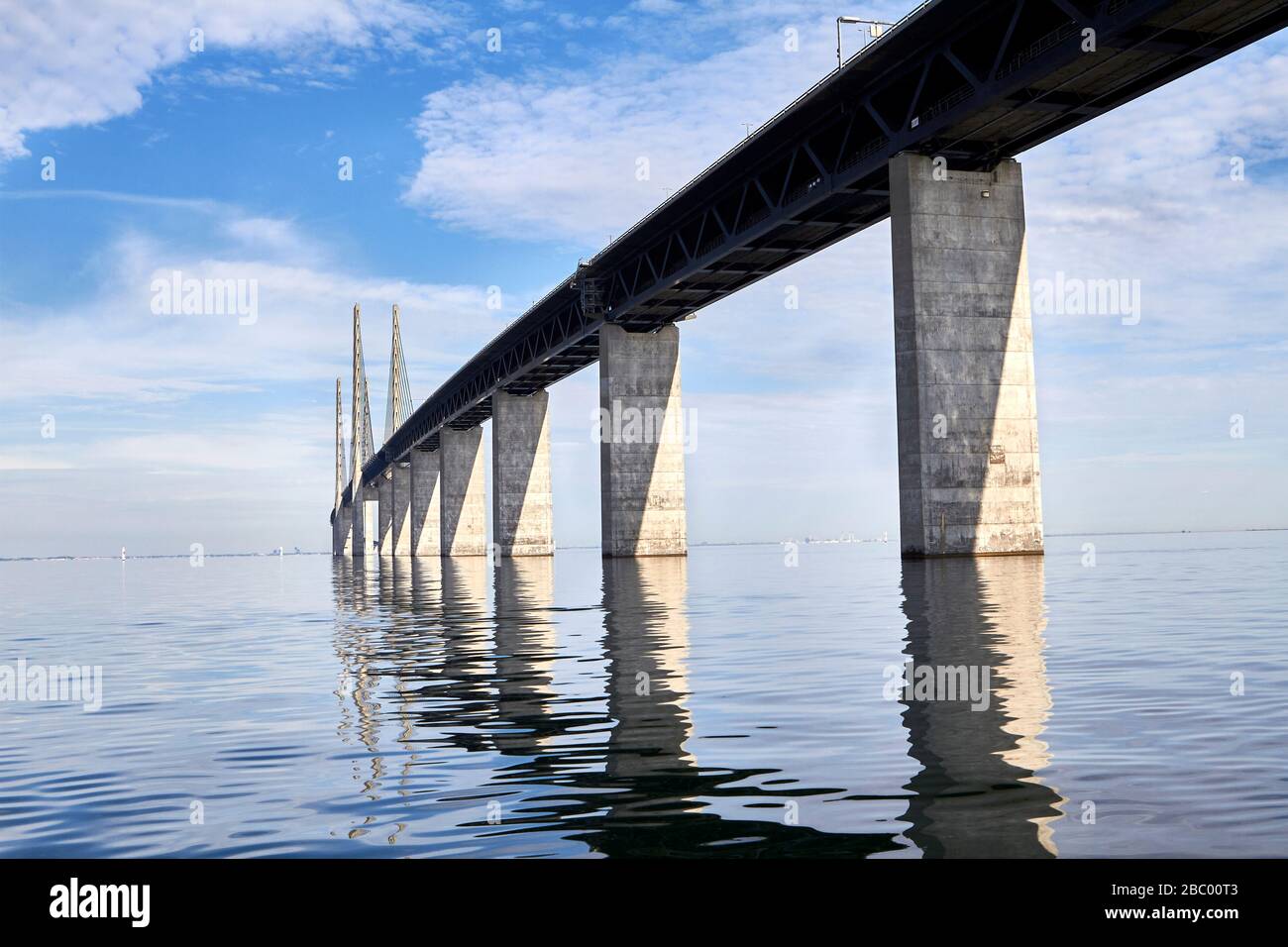 Öresund Bridge (Oresund Bridge) is a combined railway and motorway ...