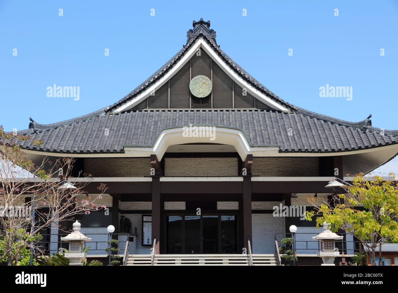 LOS ANGELES, USA - APRIL 5, 2014: Nishi Hongwanji Buddhist Temple in ...