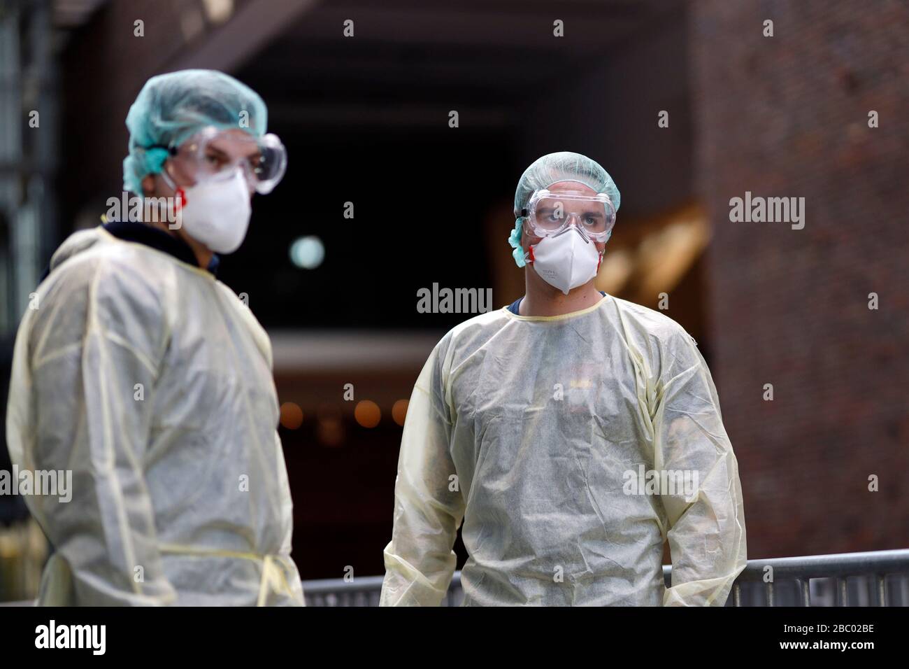 The city of Koln opened a third infection control center with employees ...