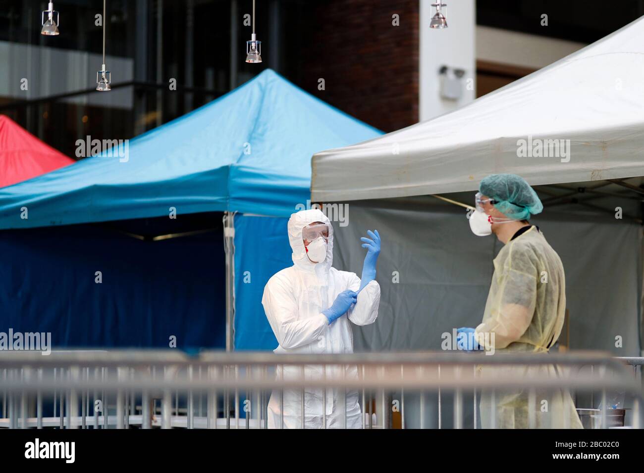 The city of Koln opened a third infection control center with employees ...