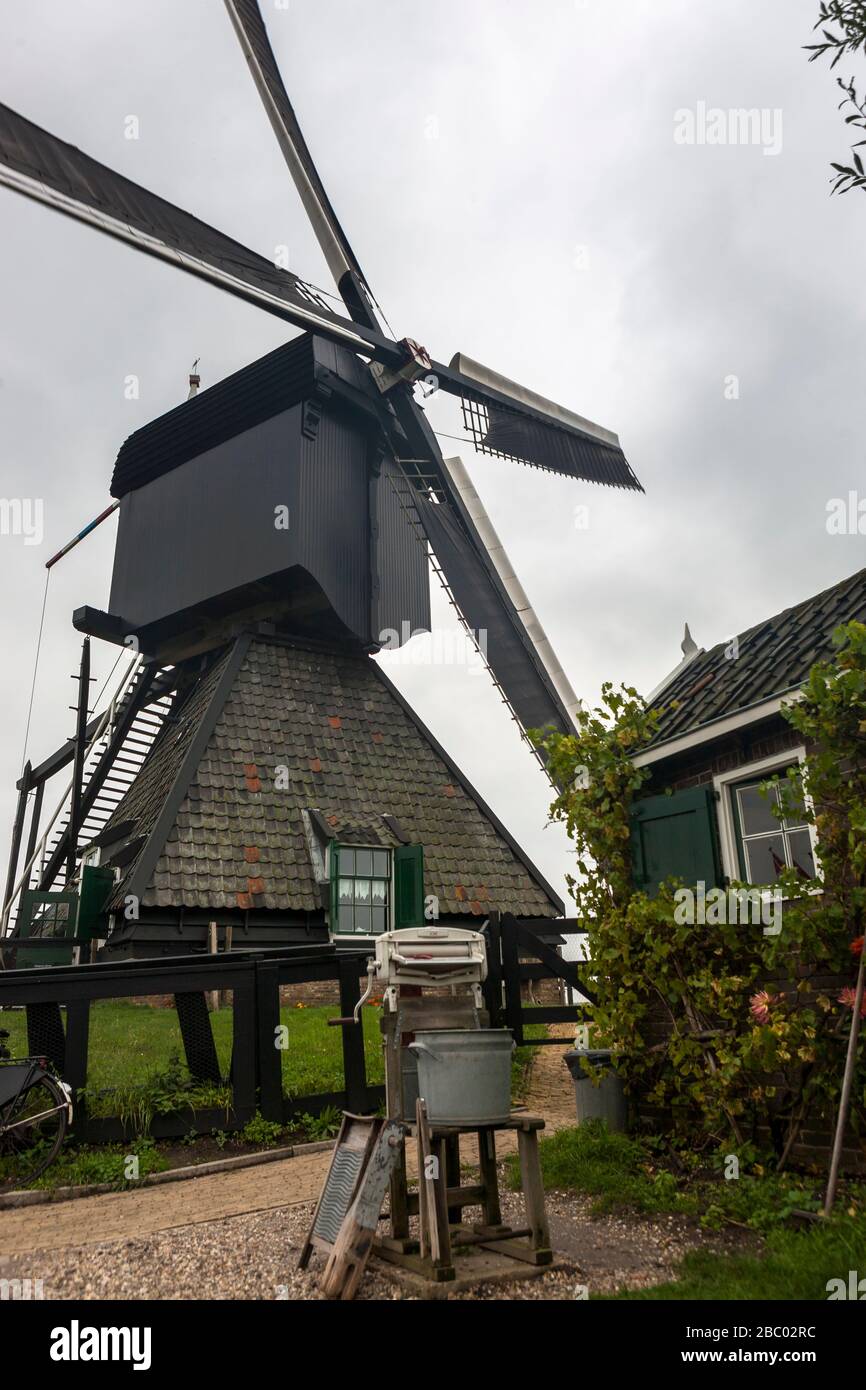 Dutch windmill 17th century hi-res stock photography and images - Alamy
