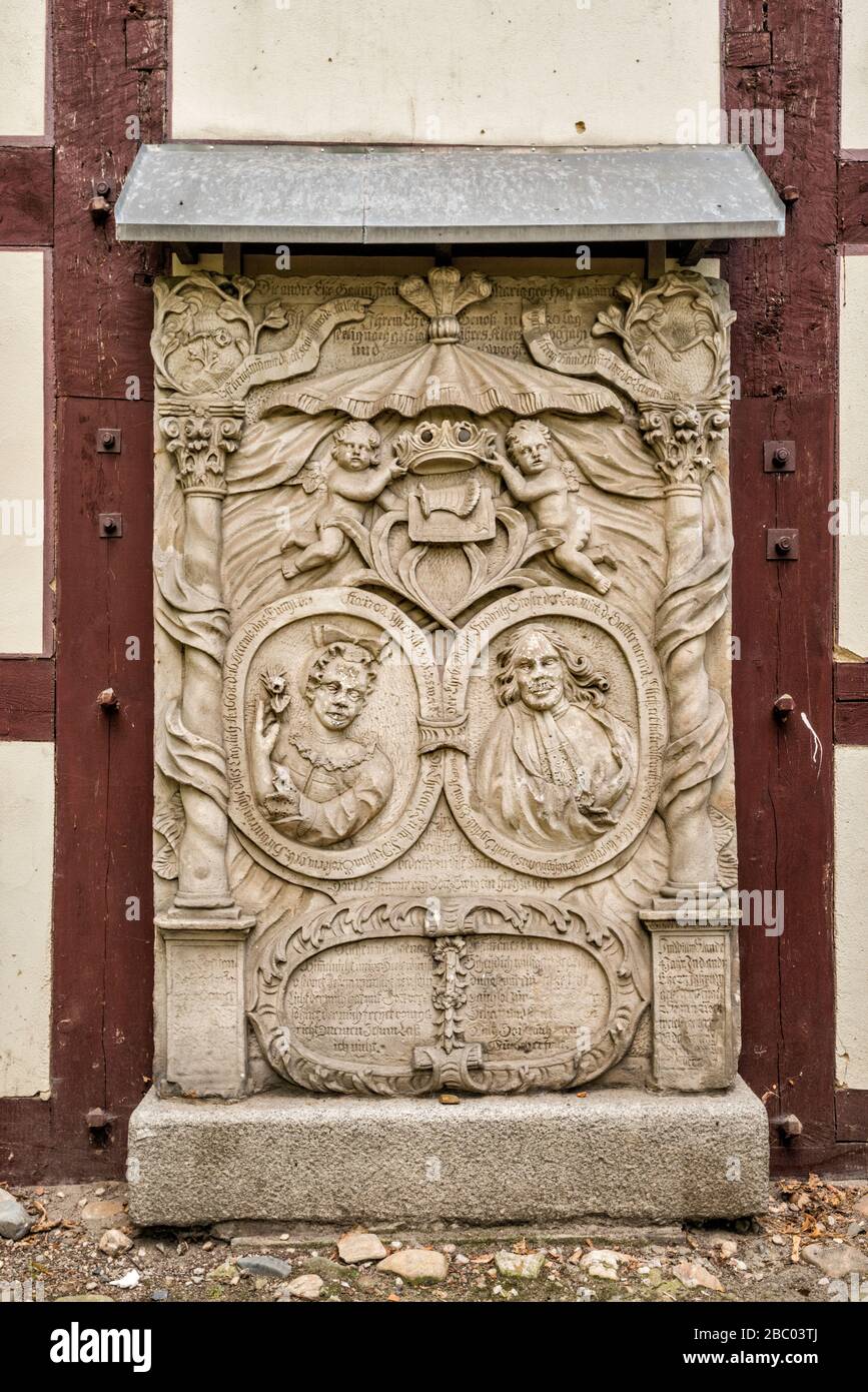 17th century tombstone hi-res stock photography and images - Alamy