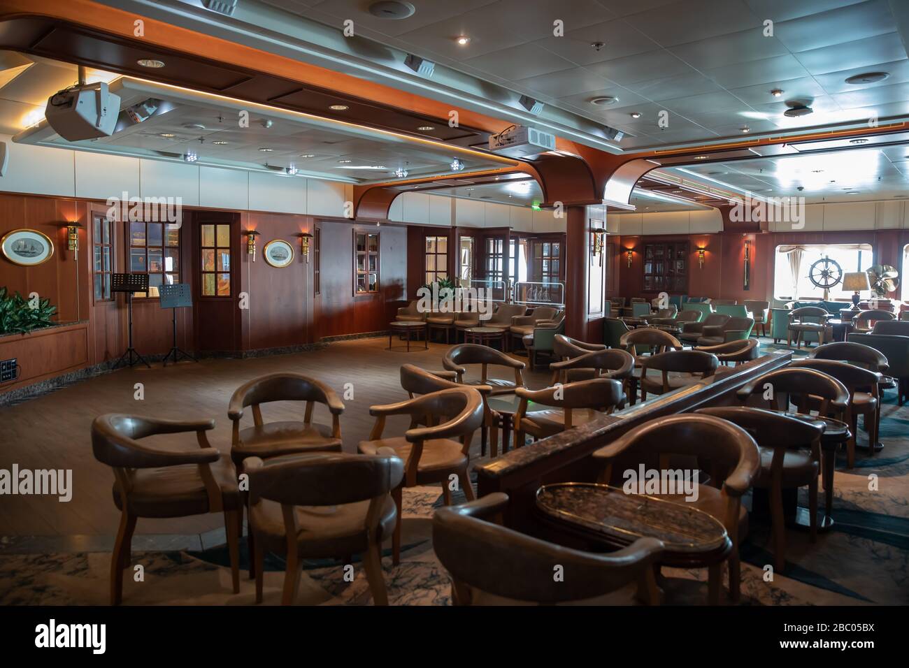 Empty Lounge on board Oceana cruise ship Stock Photo - Alamy