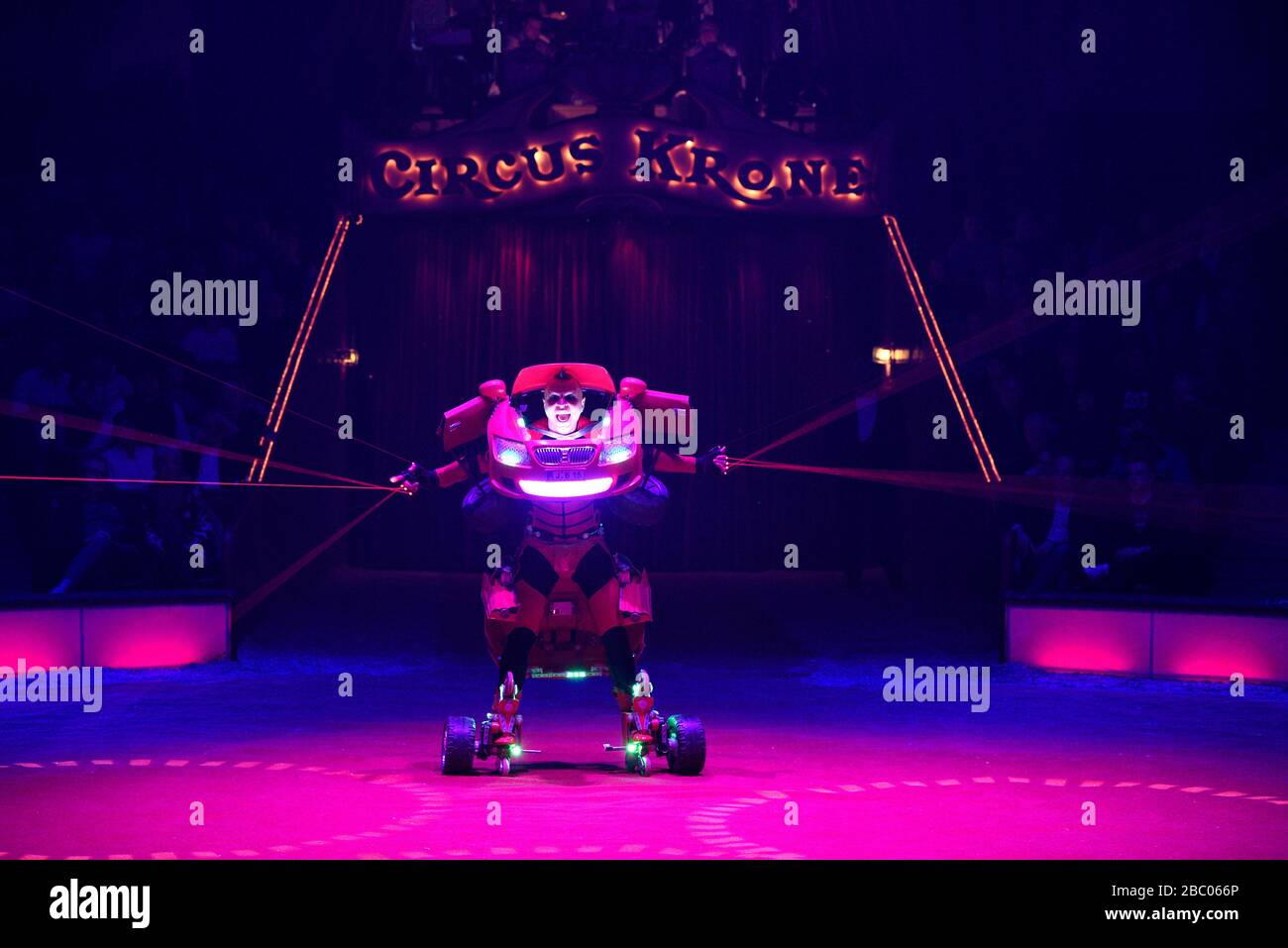 Circus clown car hi-res stock photography and images - Alamy