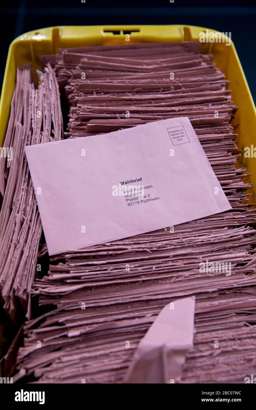 Counting of the run-off vote for the mayor's office in the 2020 local ...