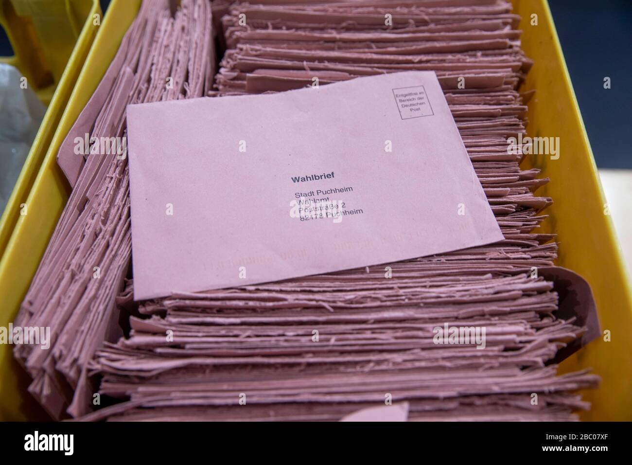 Counting of the run-off vote for the mayor's office in the 2020 local ...