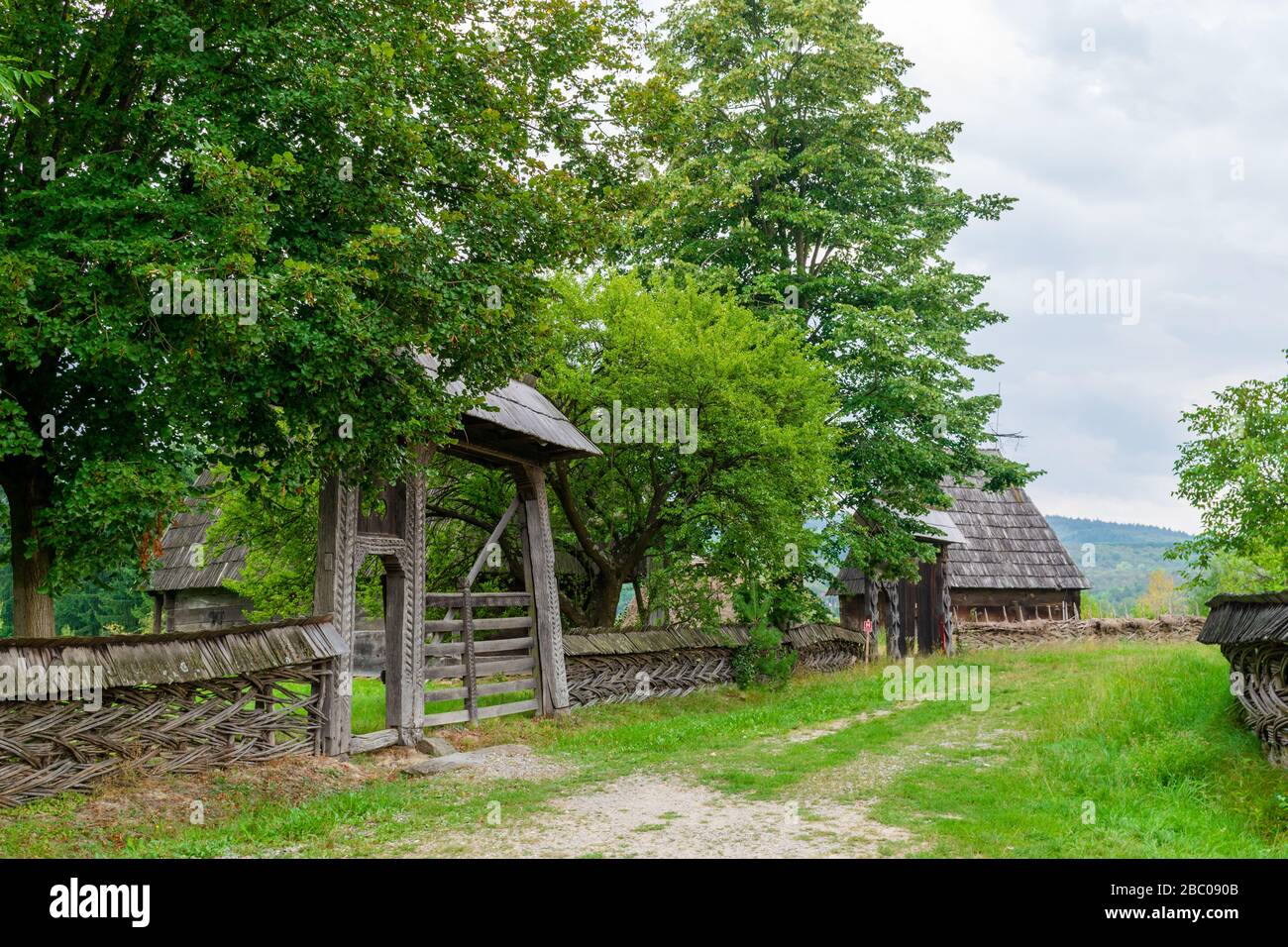 Wooden gate maramures hi-res stock photography and images - Alamy