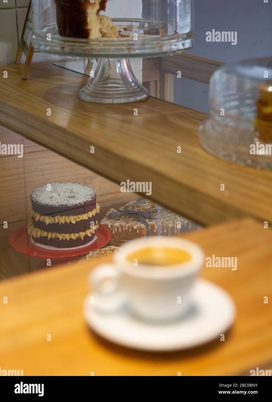 Coffee shop cakes hi-res stock photography and images - Alamy