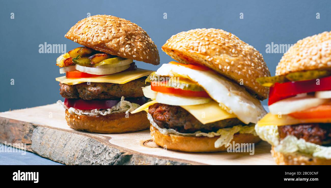 Juicy three burgers beef hi-res stock photography and images - Alamy