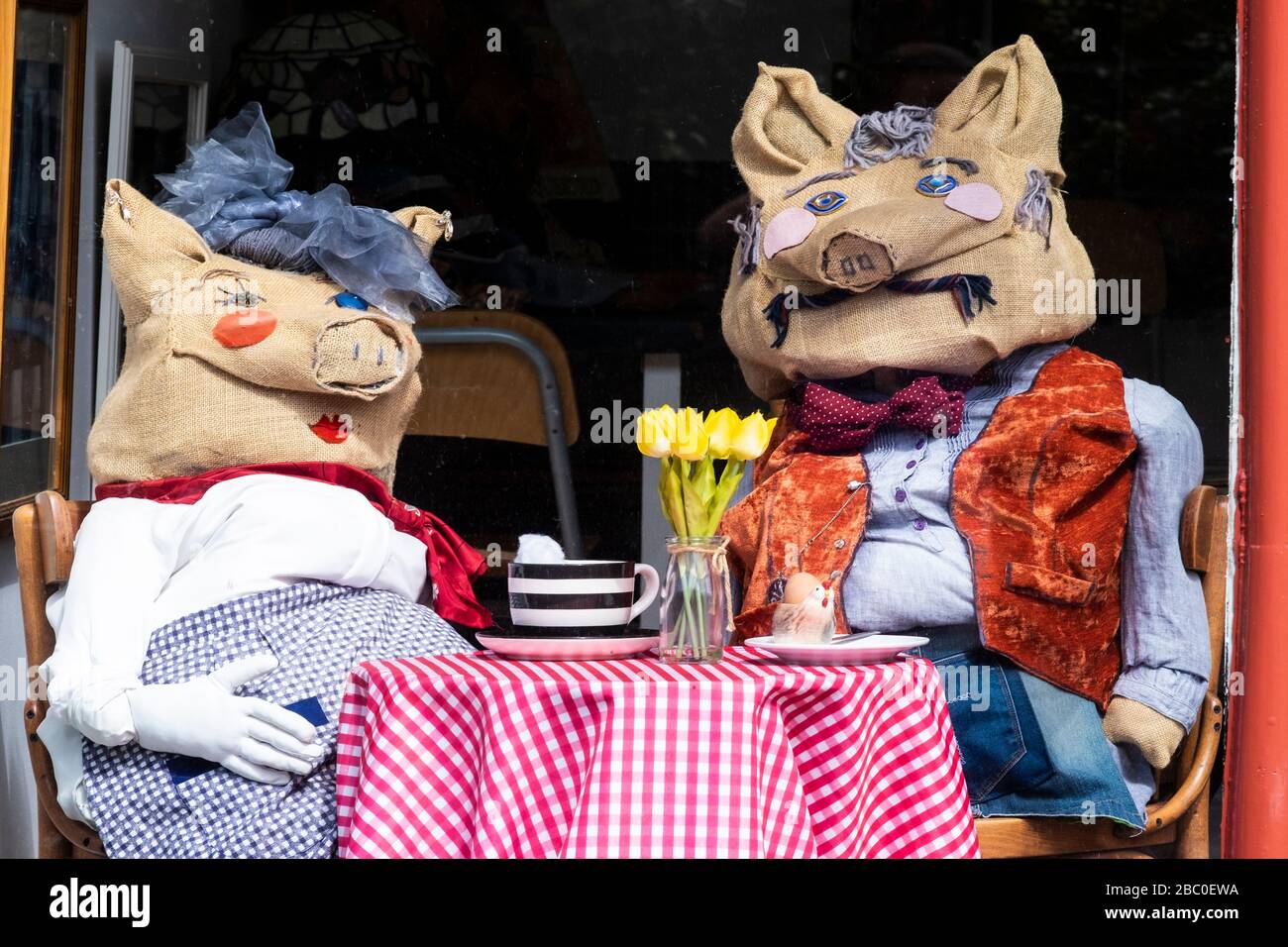 Window display cafe hi-res stock photography and images - Alamy