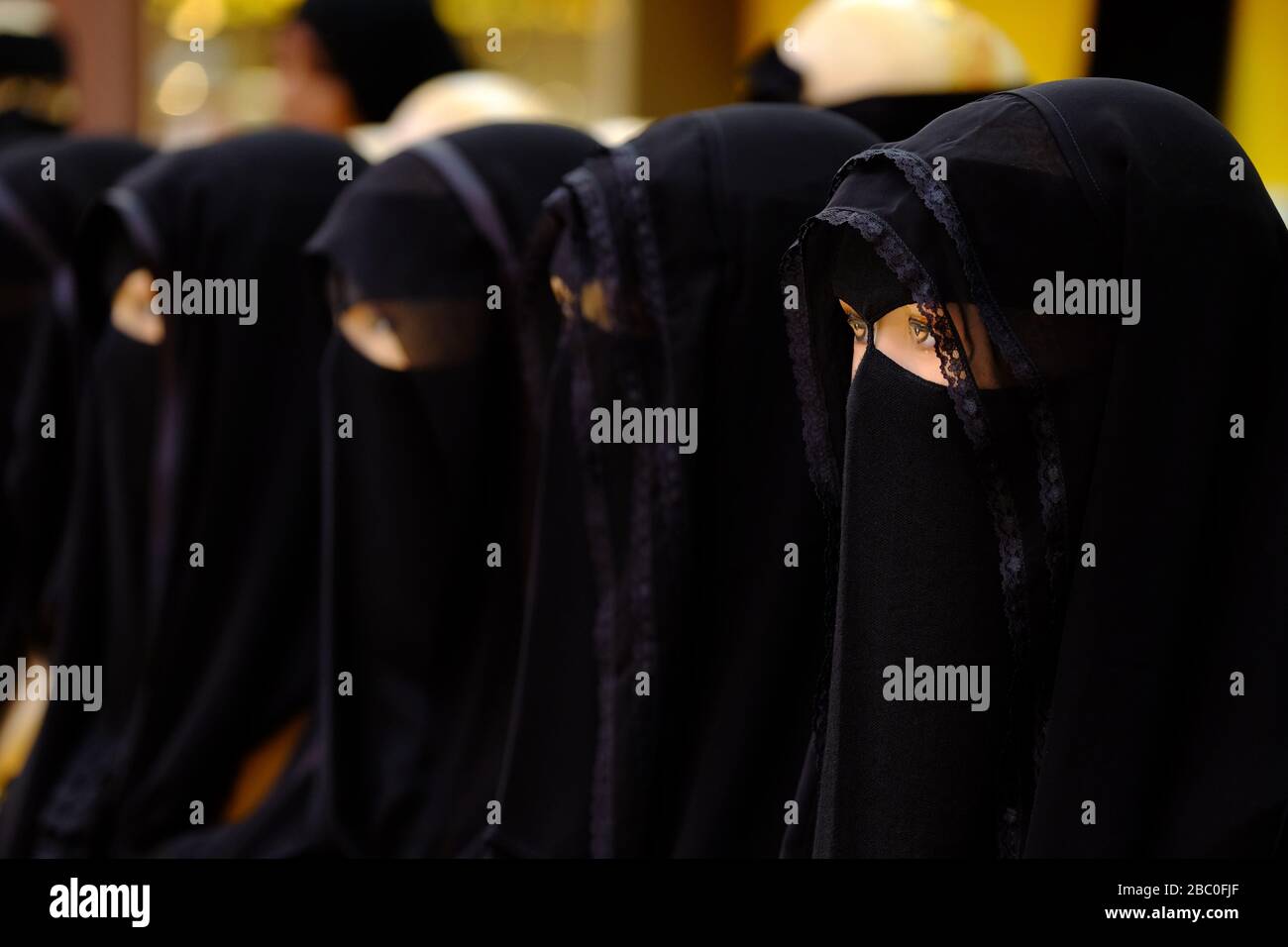 Muslim burka hi-res stock photography and images - Alamy