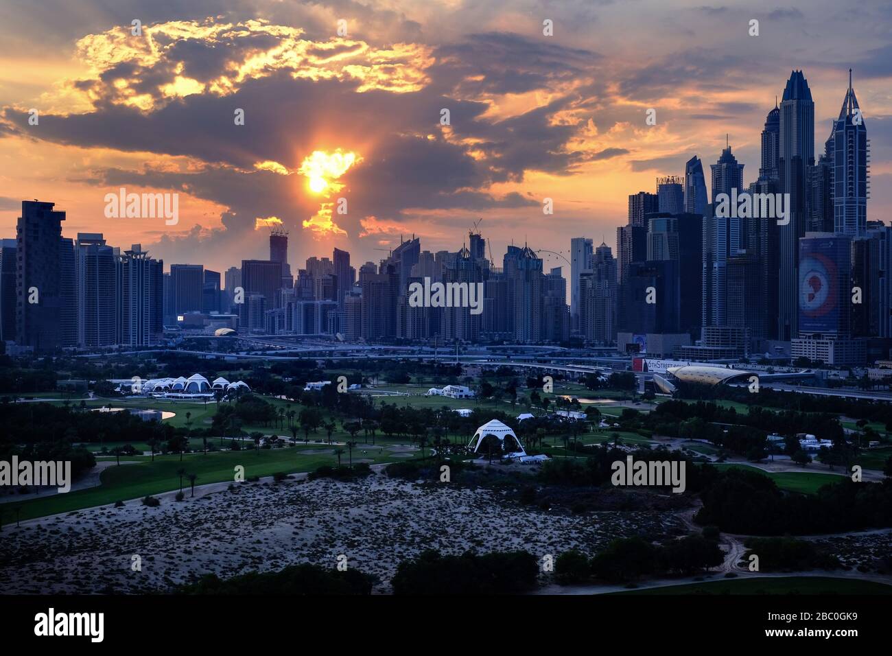 Dubai sunset hi-res stock photography and images - Alamy