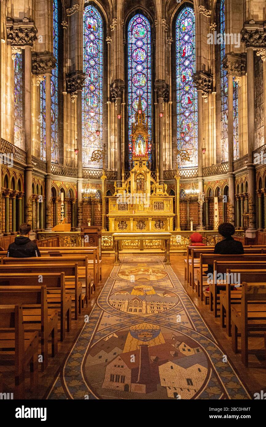 MAIN AISLE IN THE HOLY CHAPEL WITH ITS ALTAR, MOSAIC REPRESENTING THE ...