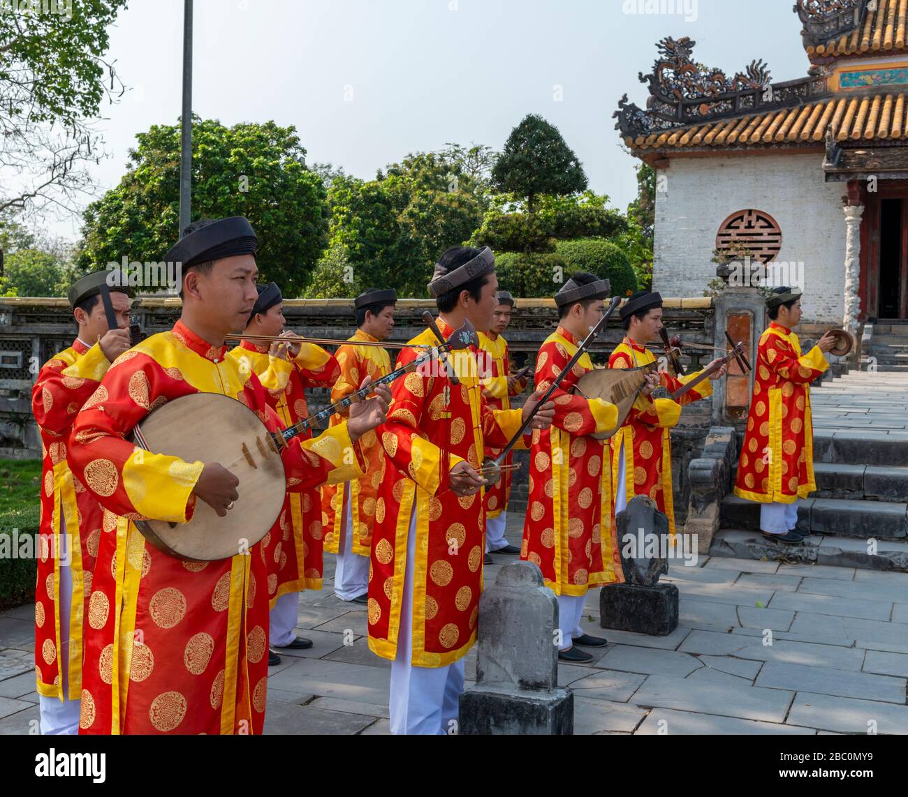 Musicians playing traditional vietnamese musical instruments in the ...