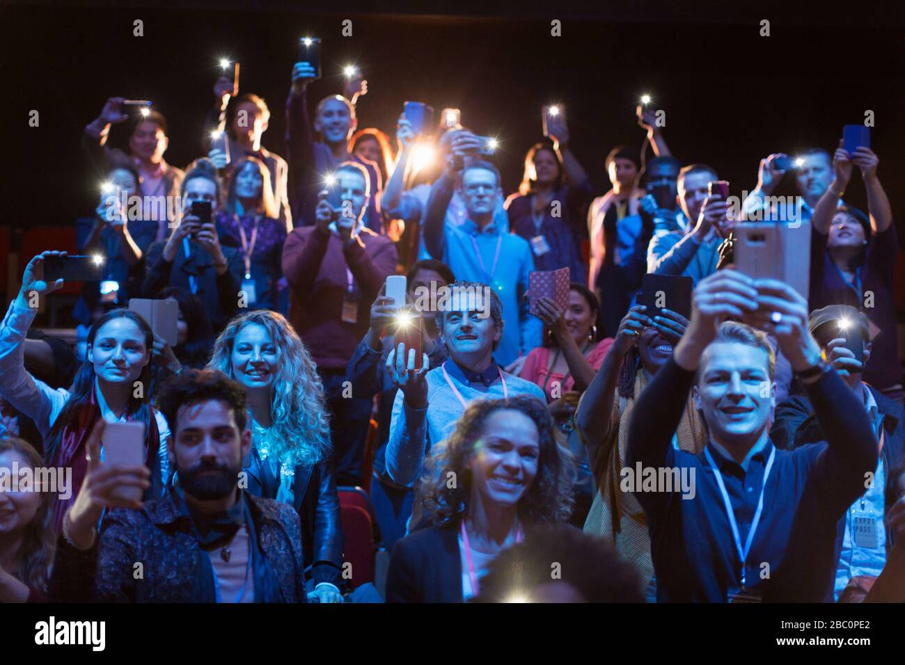Crowd filming smart phone hi-res stock photography and images - Alamy