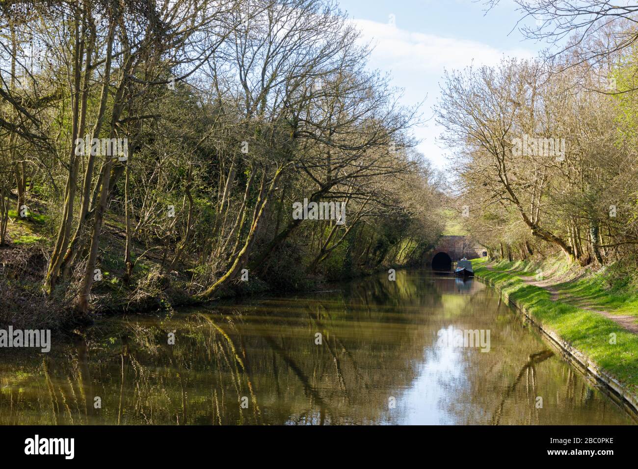 Crick, Northamptonshire, April 2020: The Grand Union Canal in a cutting ...