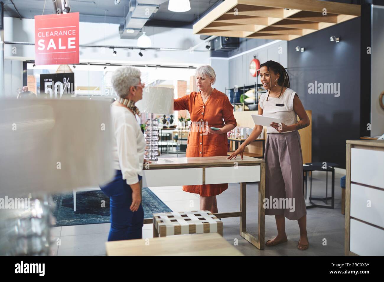 Internet shopping at home hi-res stock photography and images - Alamy
