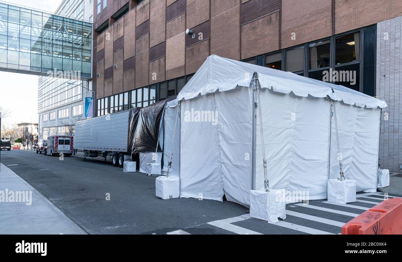 New York, United States. 01st Apr, 2020. View of makeshift trailer ...