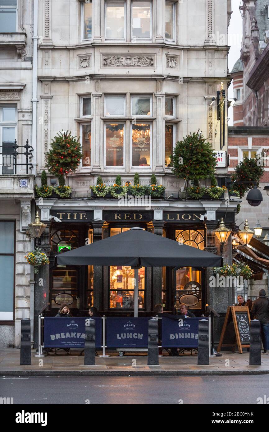 The Red Lion pub on Whitehall, exterior, traditional English pub and ...