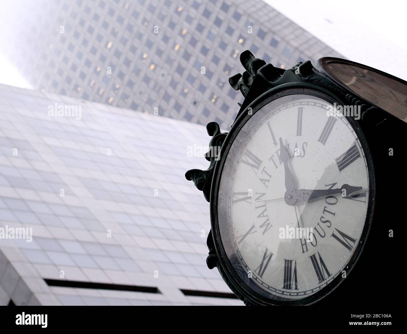 Downtown main street clock hi-res stock photography and images - Alamy