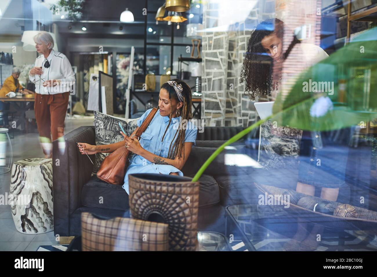 Professional photo decor hi-res stock photography and images - Alamy