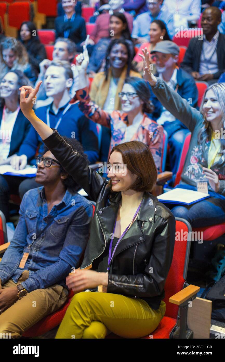 Presentation large audience hi-res stock photography and images - Alamy