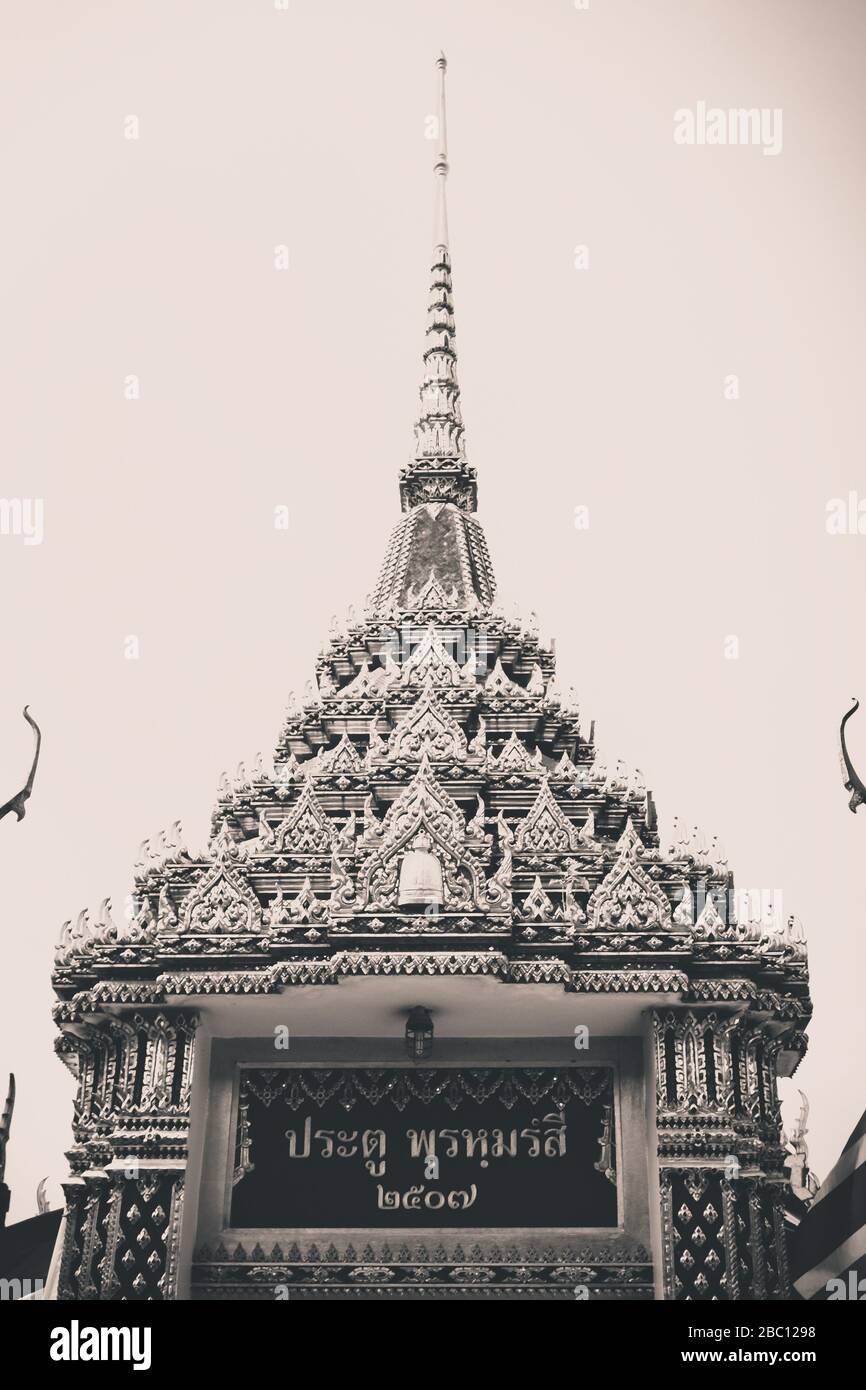 thai temple gate at the top Stock Photo - Alamy
