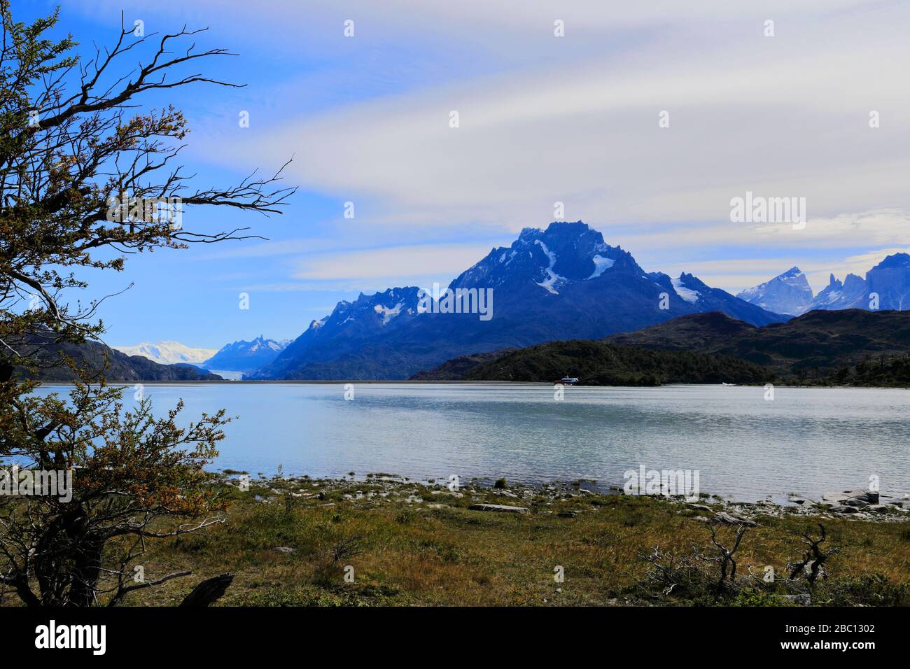 View over Lago Grey, Torres del Paine National Park, Magallanes region ...