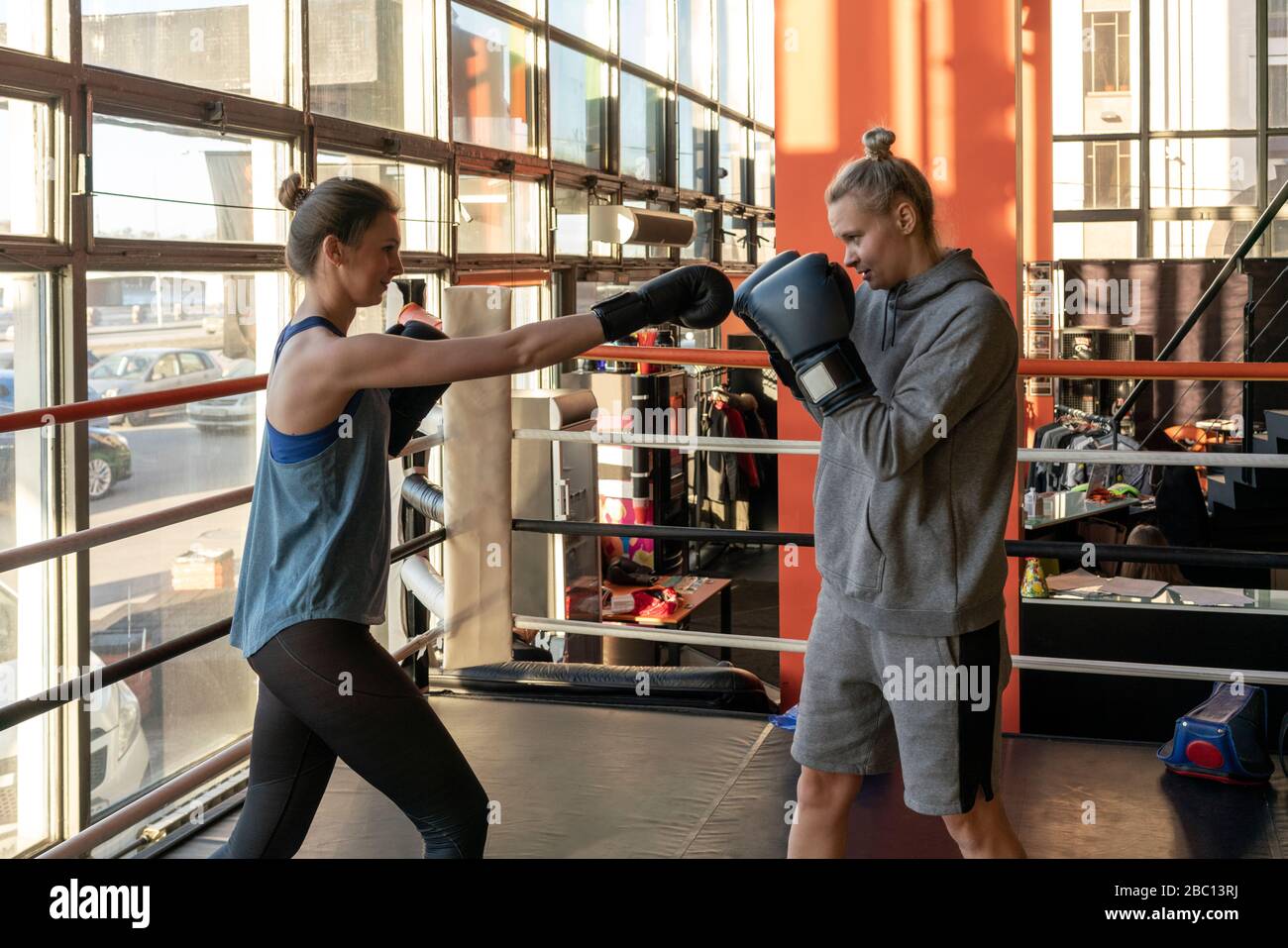 Female boxers hi-res stock photography and images - Alamy