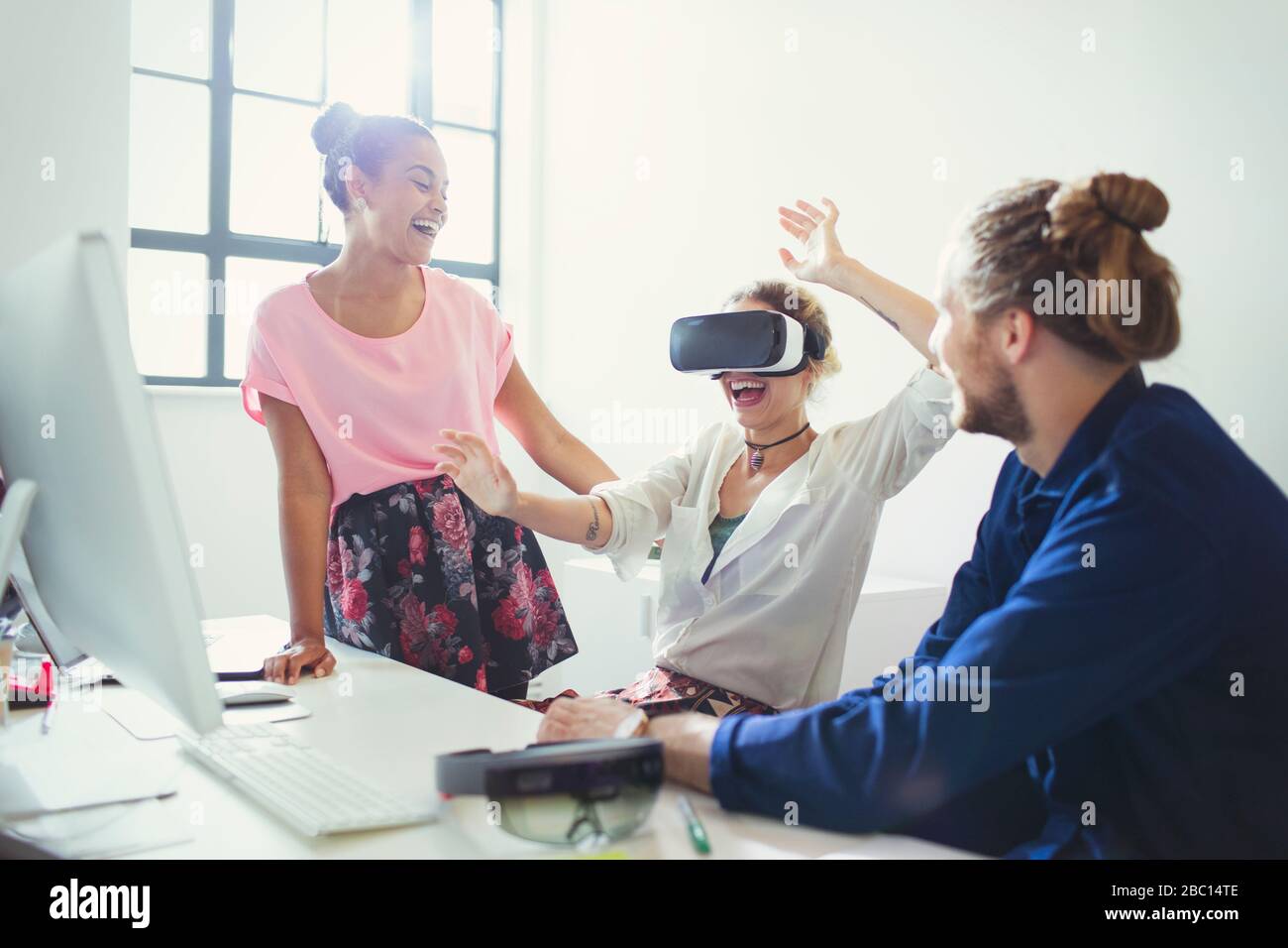 Women laughing office not man hi-res stock photography and images - Alamy