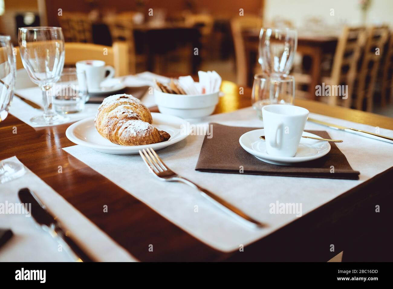 Breakfast at the bar Stock Photo - Alamy