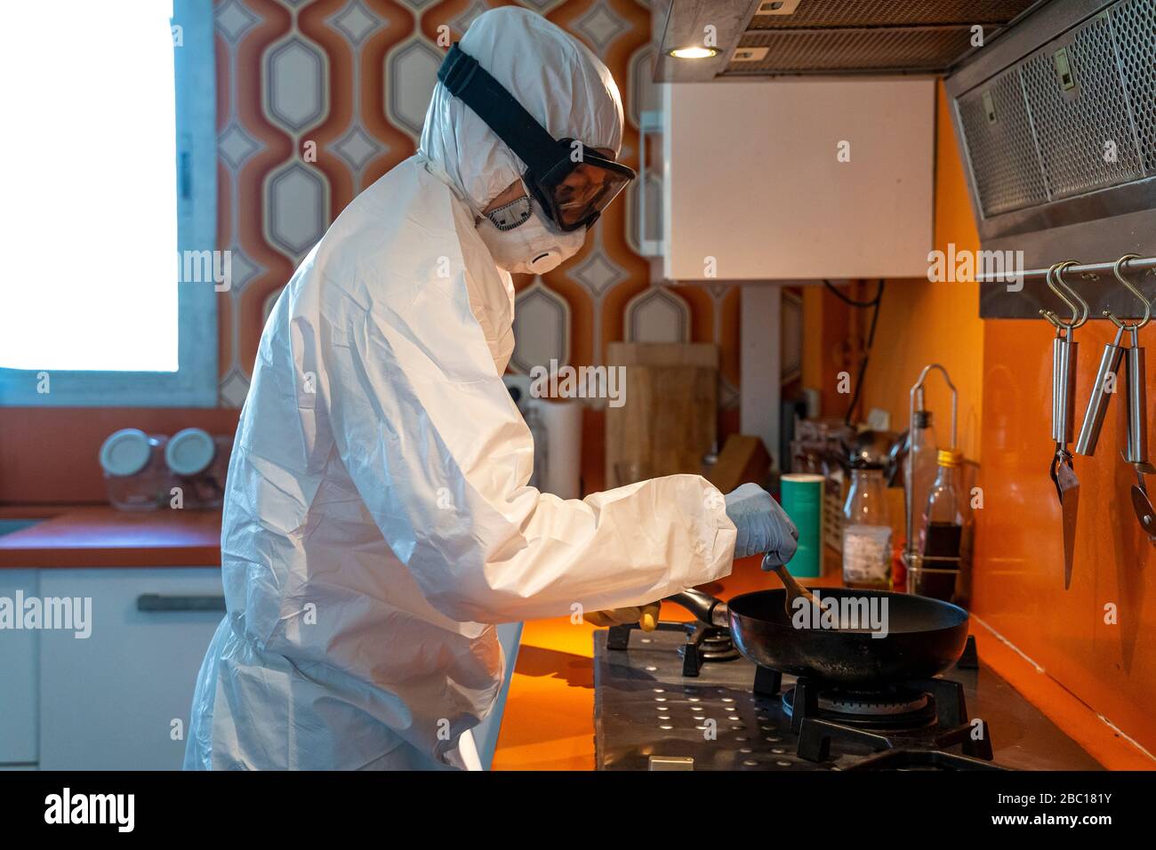 Kitchen clothes hi-res stock photography and images - Alamy