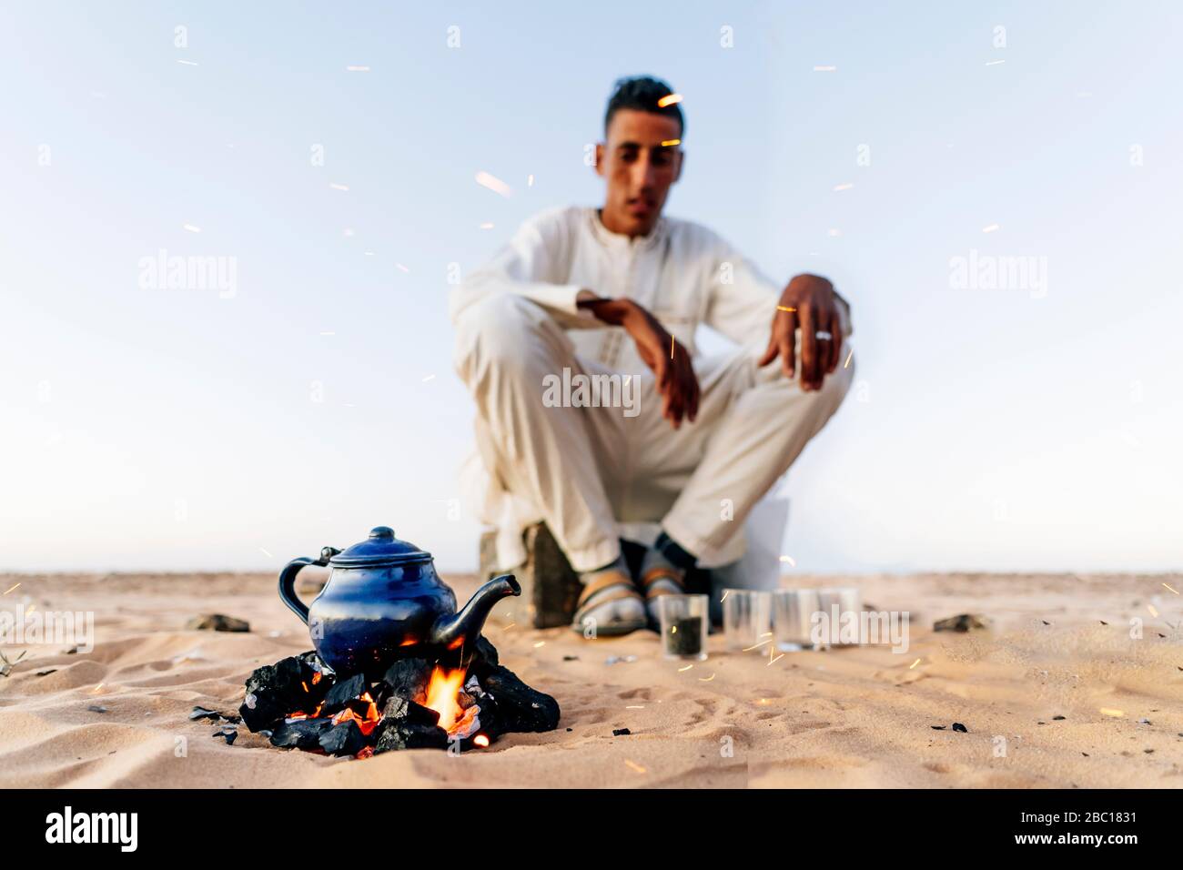 Preparing tea in Sahara desert, Tindouf, Algeria Stock Photo - Alamy