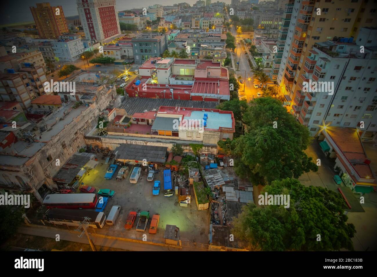 High rise apartment block havana hi-res stock photography and images ...
