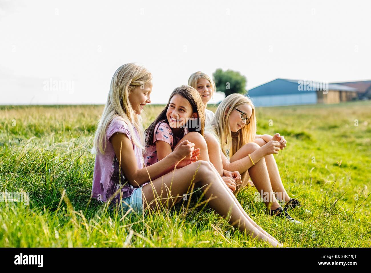 Girls enjoying the countryside hi-res stock photography and images - Alamy