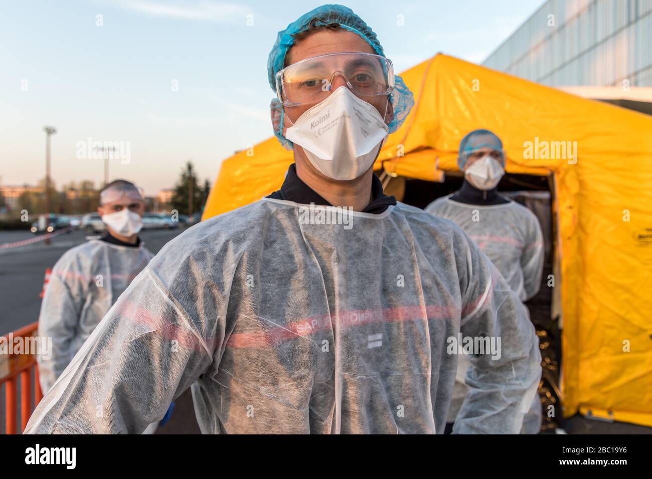 THE FIRE AND EMERGENCY DEPARTMENT SET UP A PRE-TRIAGE AIRLOCK AT THE ...