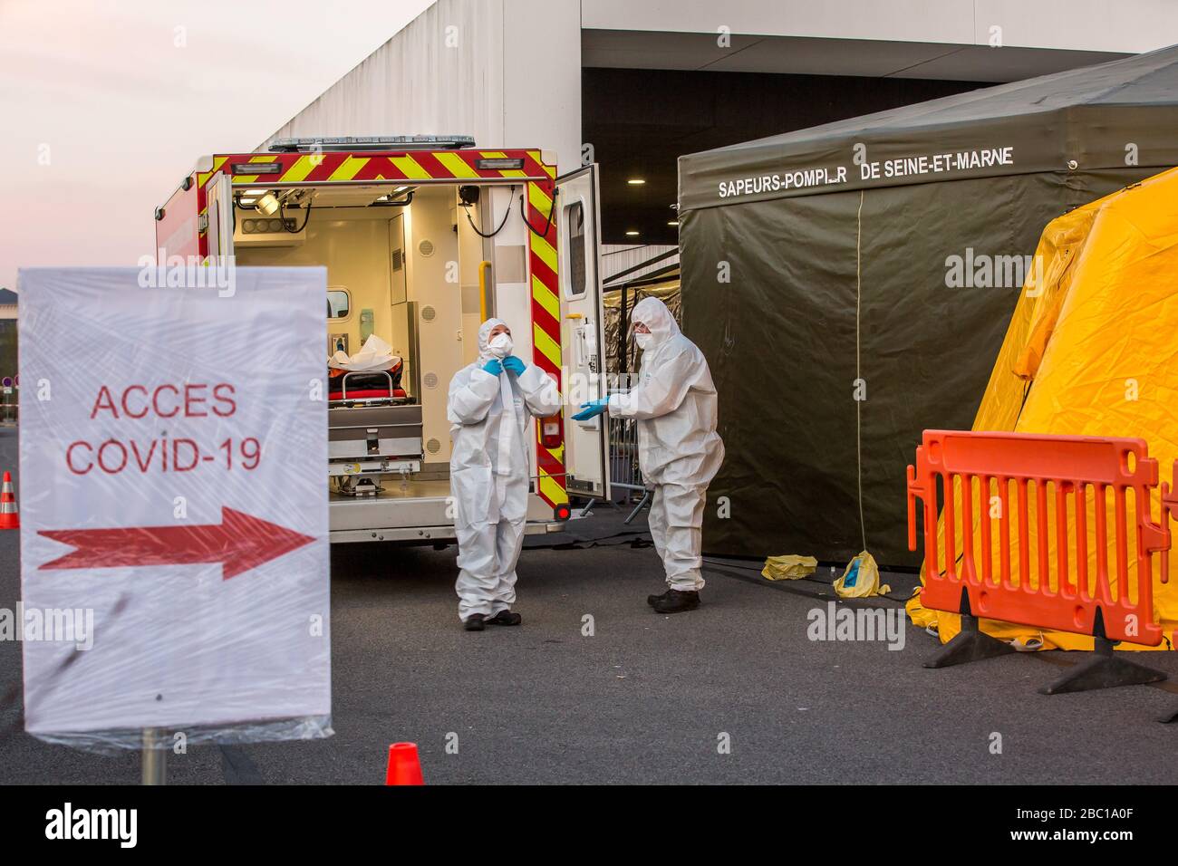 THE FIRE AND EMERGENCY DEPARTMENT SET UP A PRE-TRIAGE AIRLOCK AT THE ...