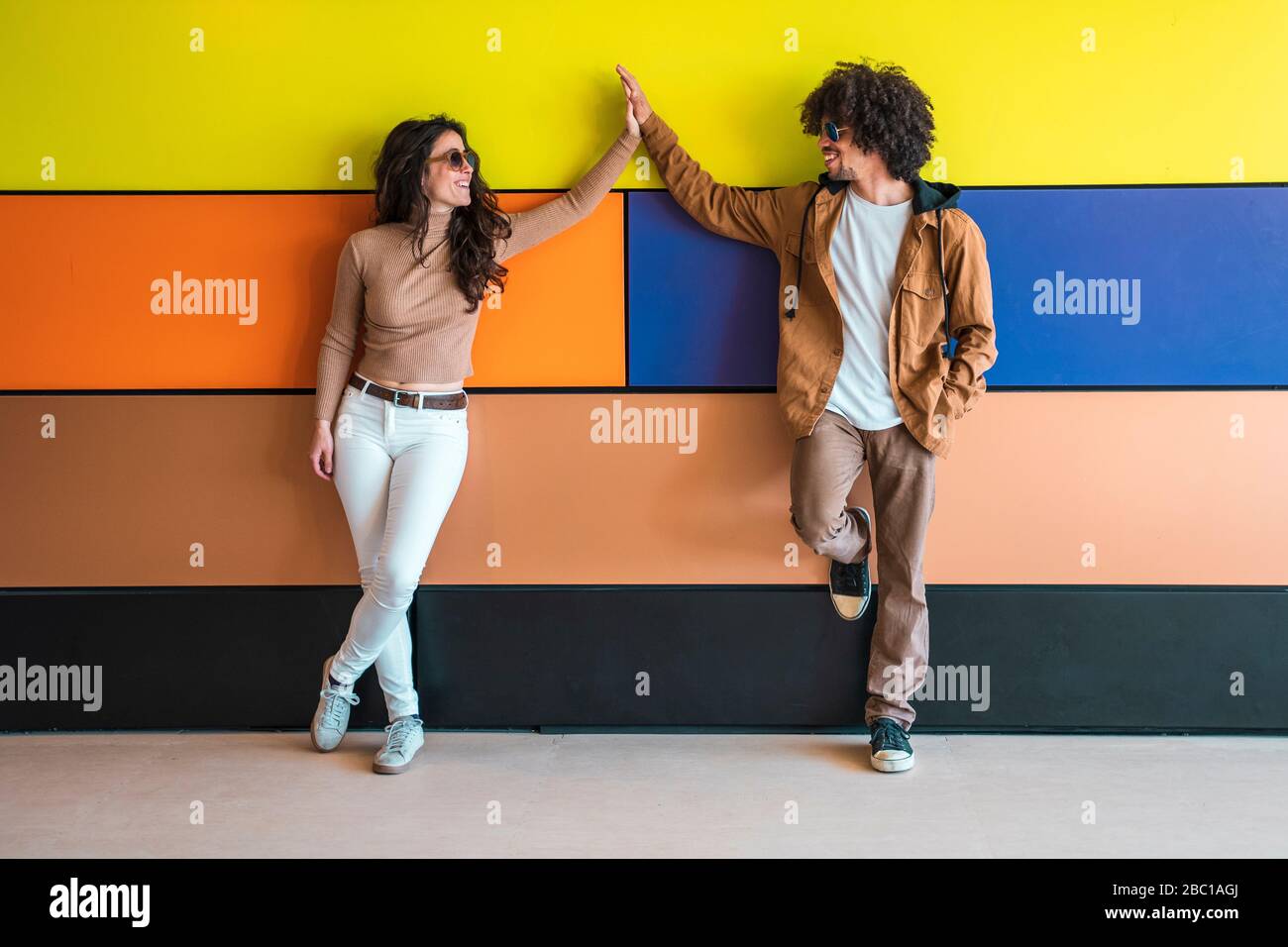 Hands against facade hi-res stock photography and images - Alamy