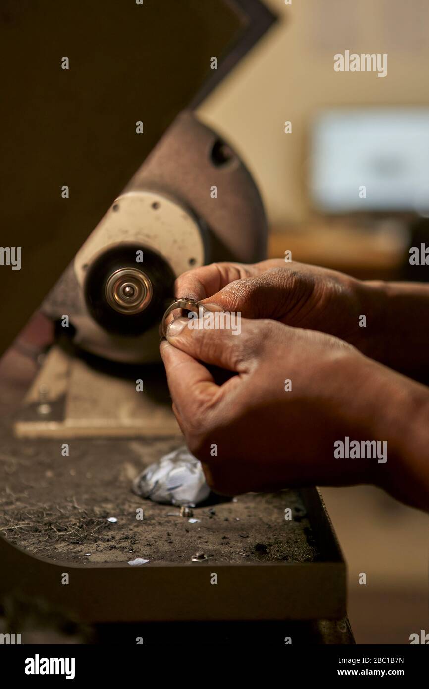 Diamond polishing africa hi-res stock photography and images - Alamy