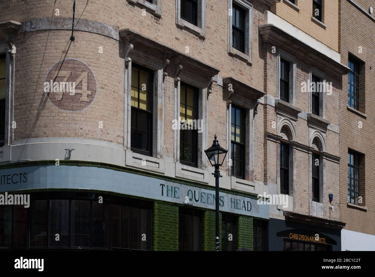 Chris Dyson Architects The Queens Head Corner Fashion Street Brick ...